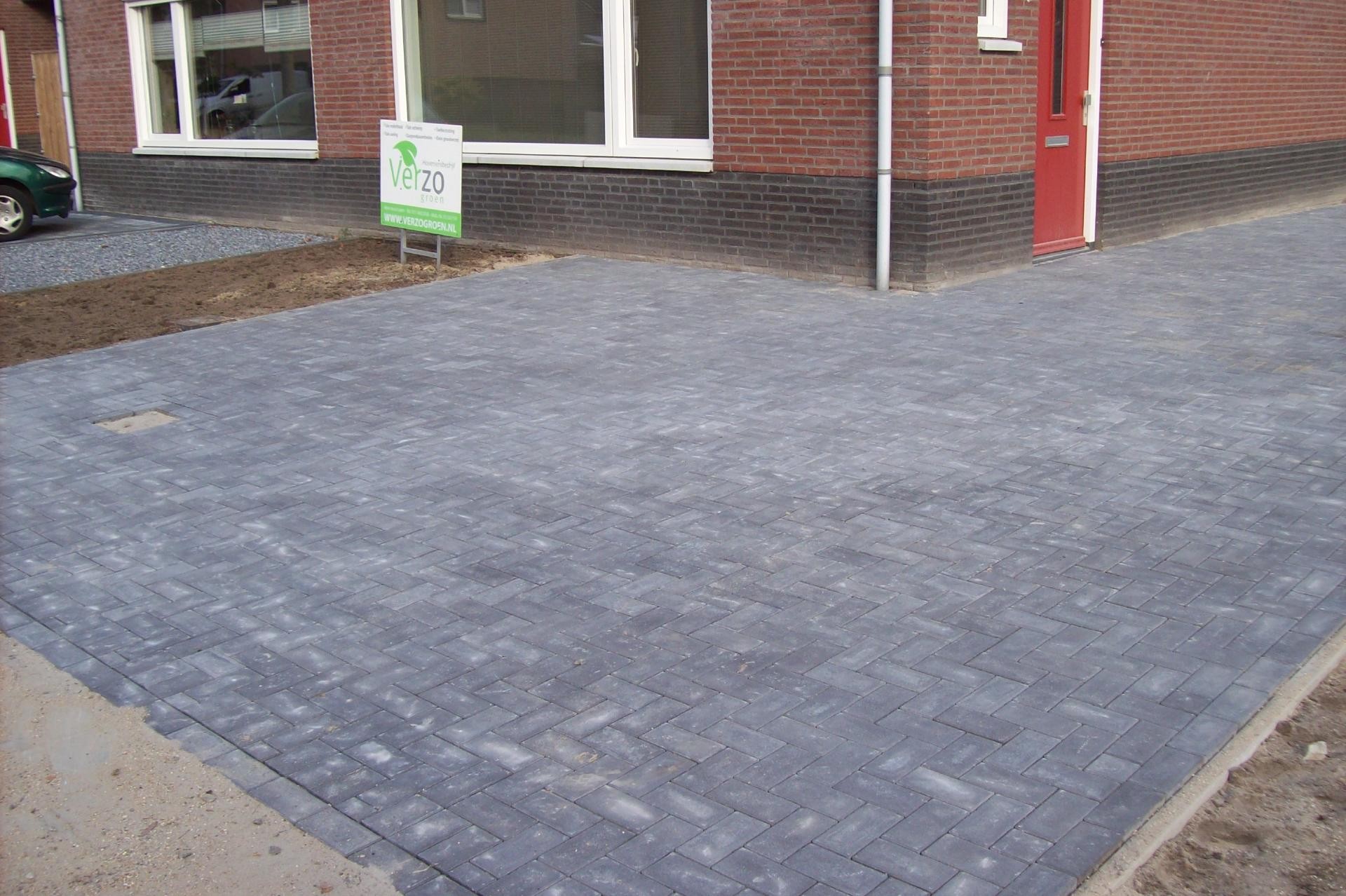 Referentie - tuinhuis bestrating/oprit bestrating/keramisch terras